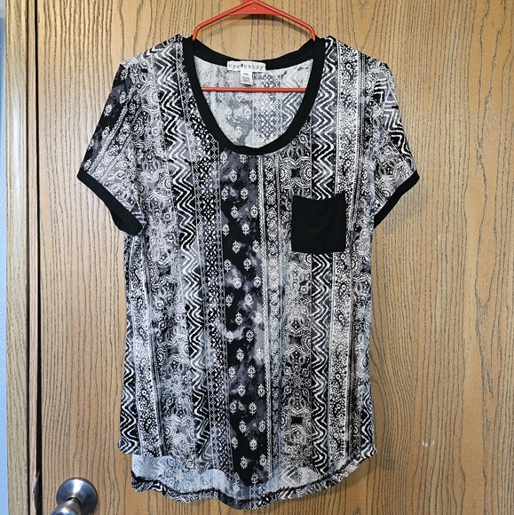 eye candy | Tops | Eye Candy Floral Print Tee | Poshmark